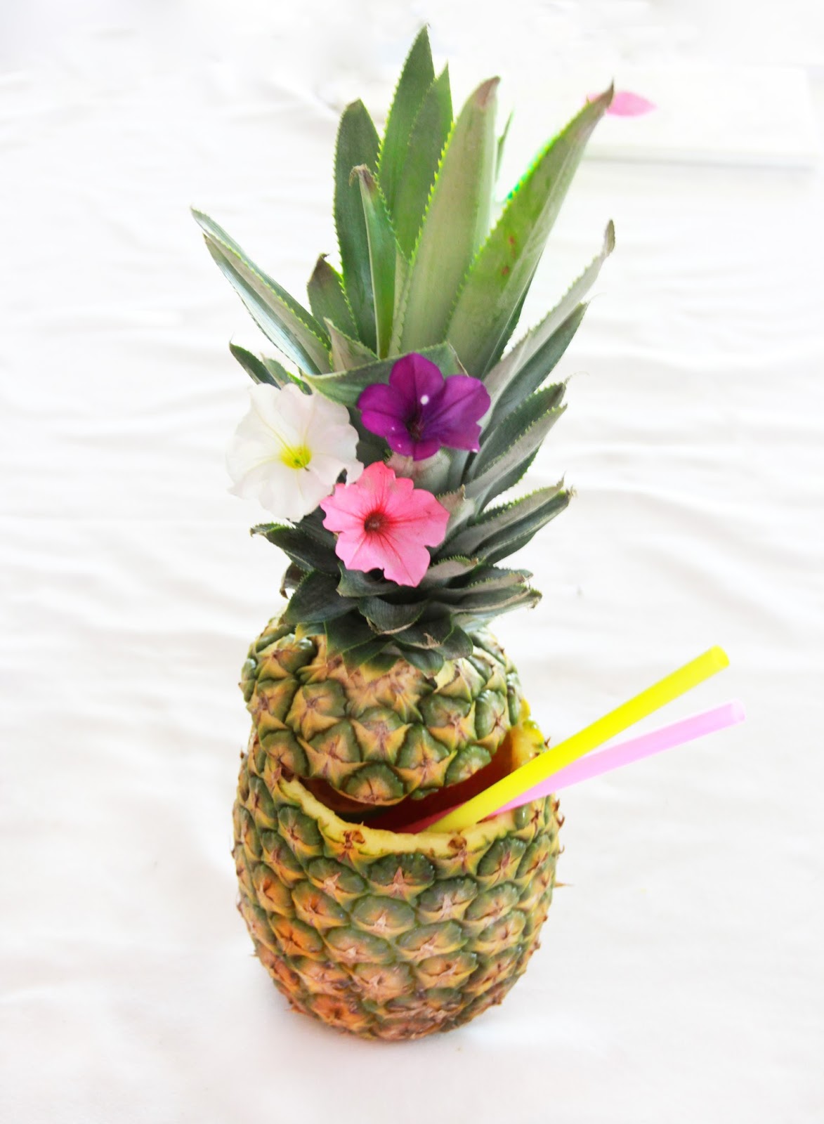 Pineapple Coconut 7UP Cocktail Recipe - A Bubbly Life