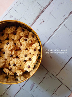 complexity: Kue Kering Mawar (Cookies Mawar-Mawaran)