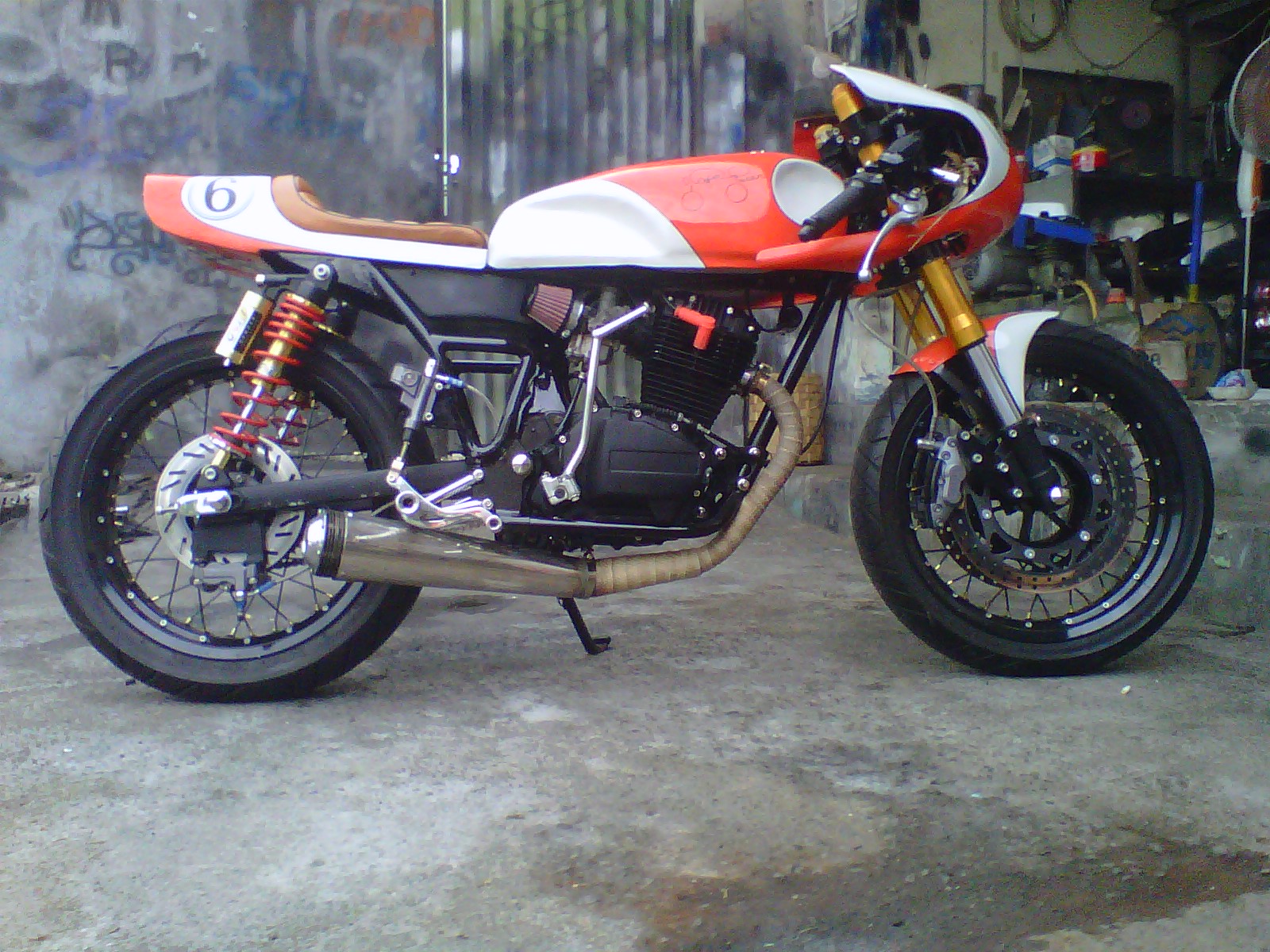 Honda Gl Pro 1600 độ Cafe Racer | Reviewmotors.co