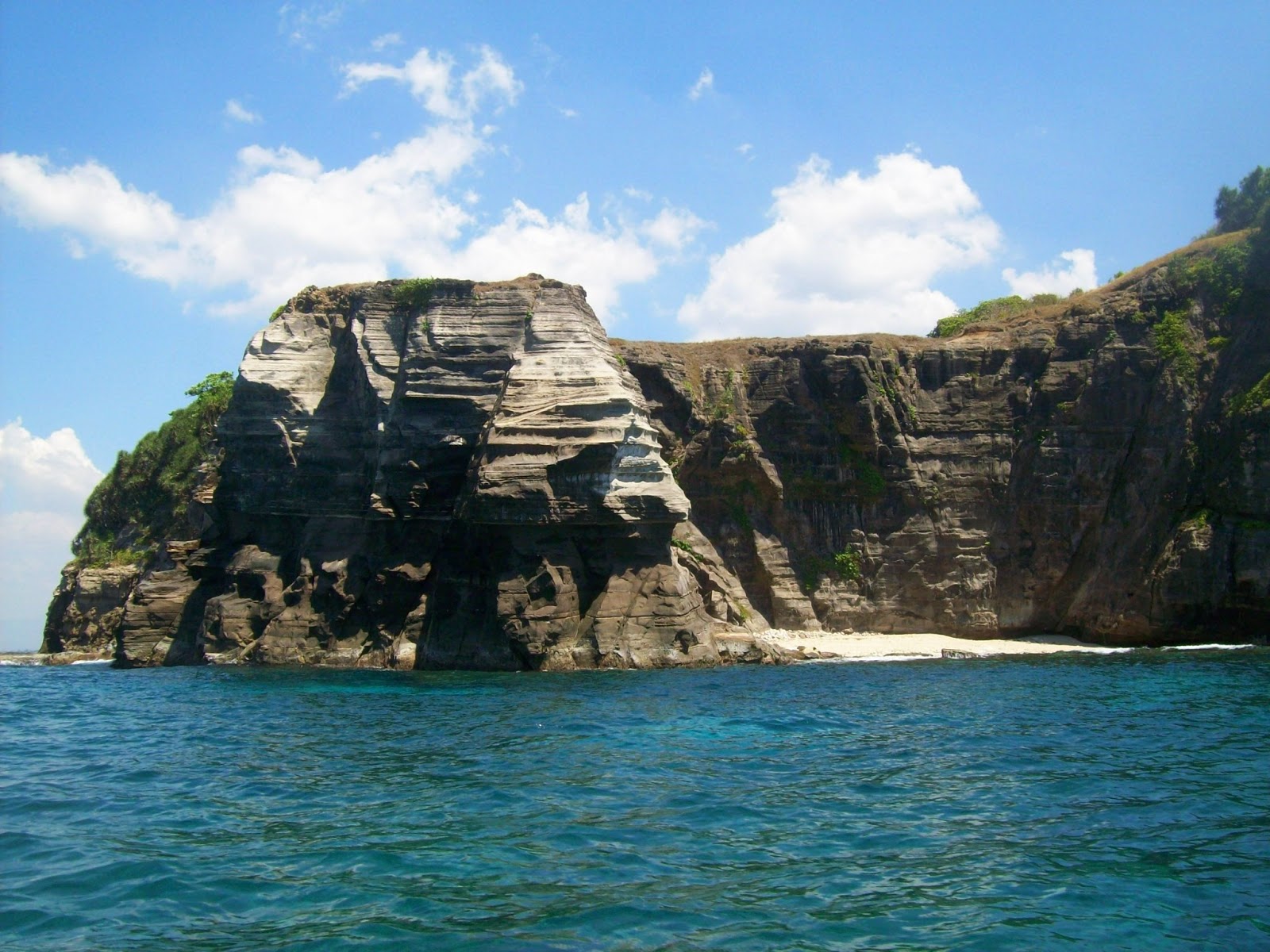 The Chronicles of a Backpacker Traveler : Capones Island: Iba, Zambales