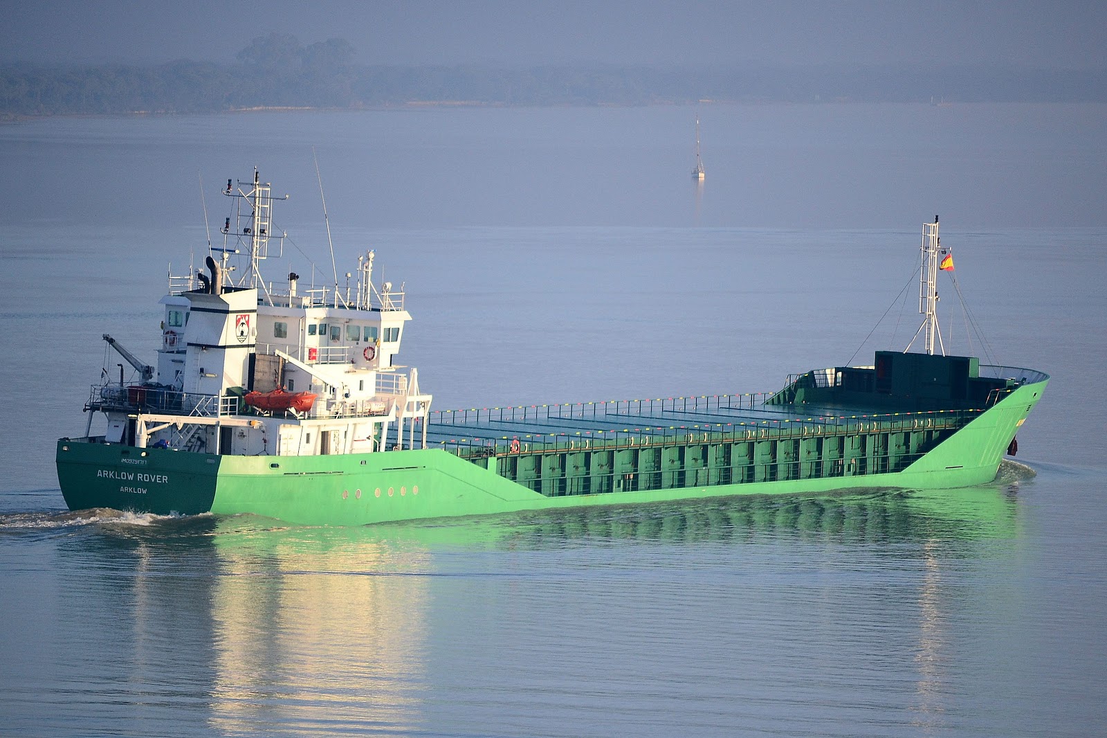 BUQUES MERCANTES A SU PASO POR SANLUCAR DE BARRAMEDA: ARKLOW ROVER ...