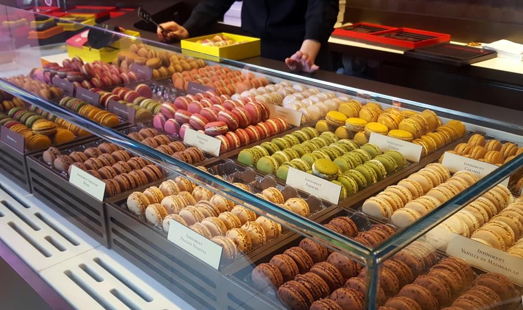 Vis ma vie à Paris: Bon plan de dégustation de macarons Pierre Hermé