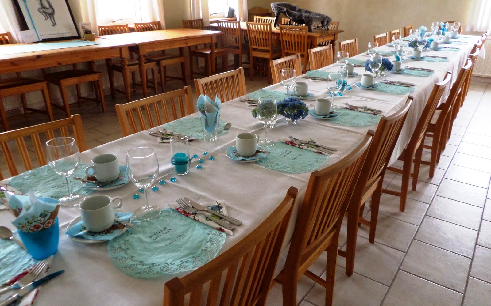 Skapat av Frida: Dukning, dop.