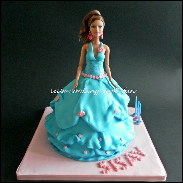 Cooking & Fun by Valentina: Meine erste Barbie-Torte/ Моята първа Барби ...