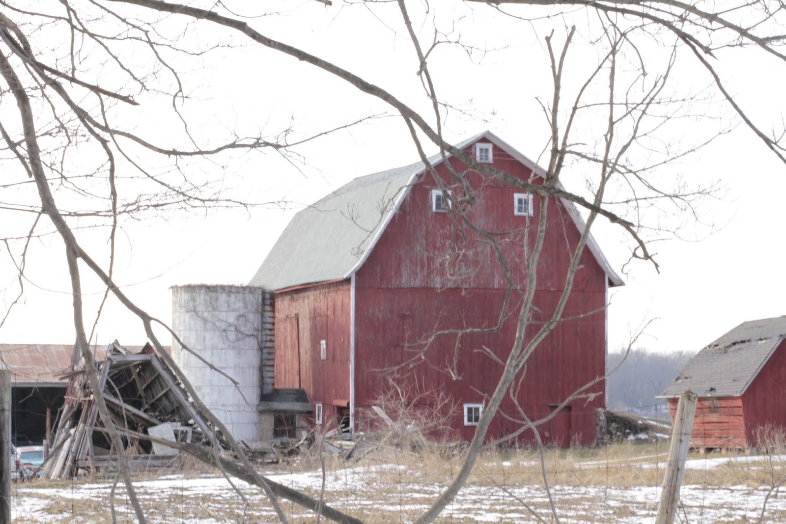 Red Barn Love - CREATIVE CAIN CABIN