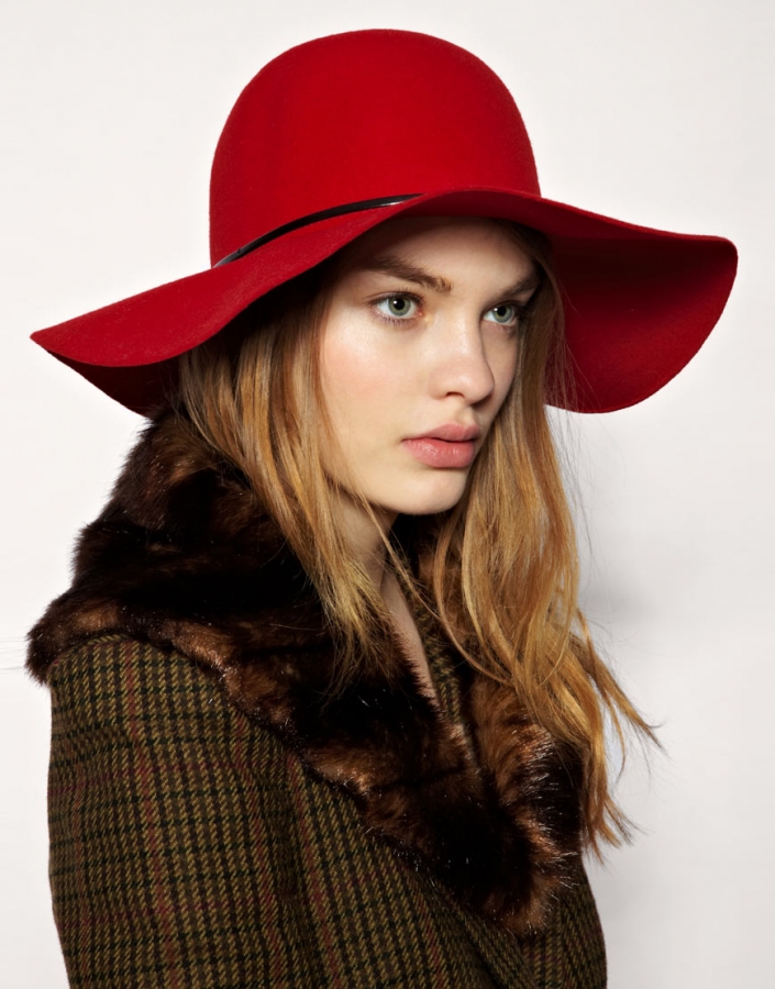 Preety SMART women hat style ~ smashgossips