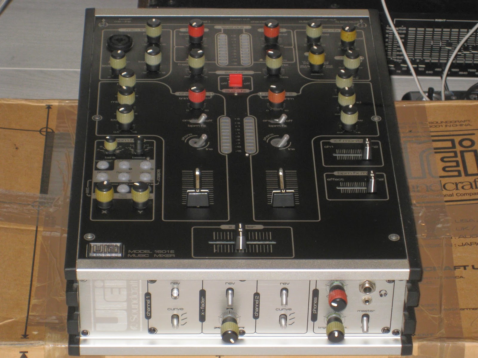 Infrequent Sound [sex.tex] technology: SoundCraft UREI 1601E ...