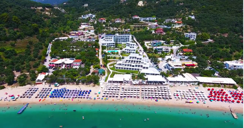 ROMIANEWS: Lichnos Beach Hotel Parga, Greece - spectacular flight. Μιά ...