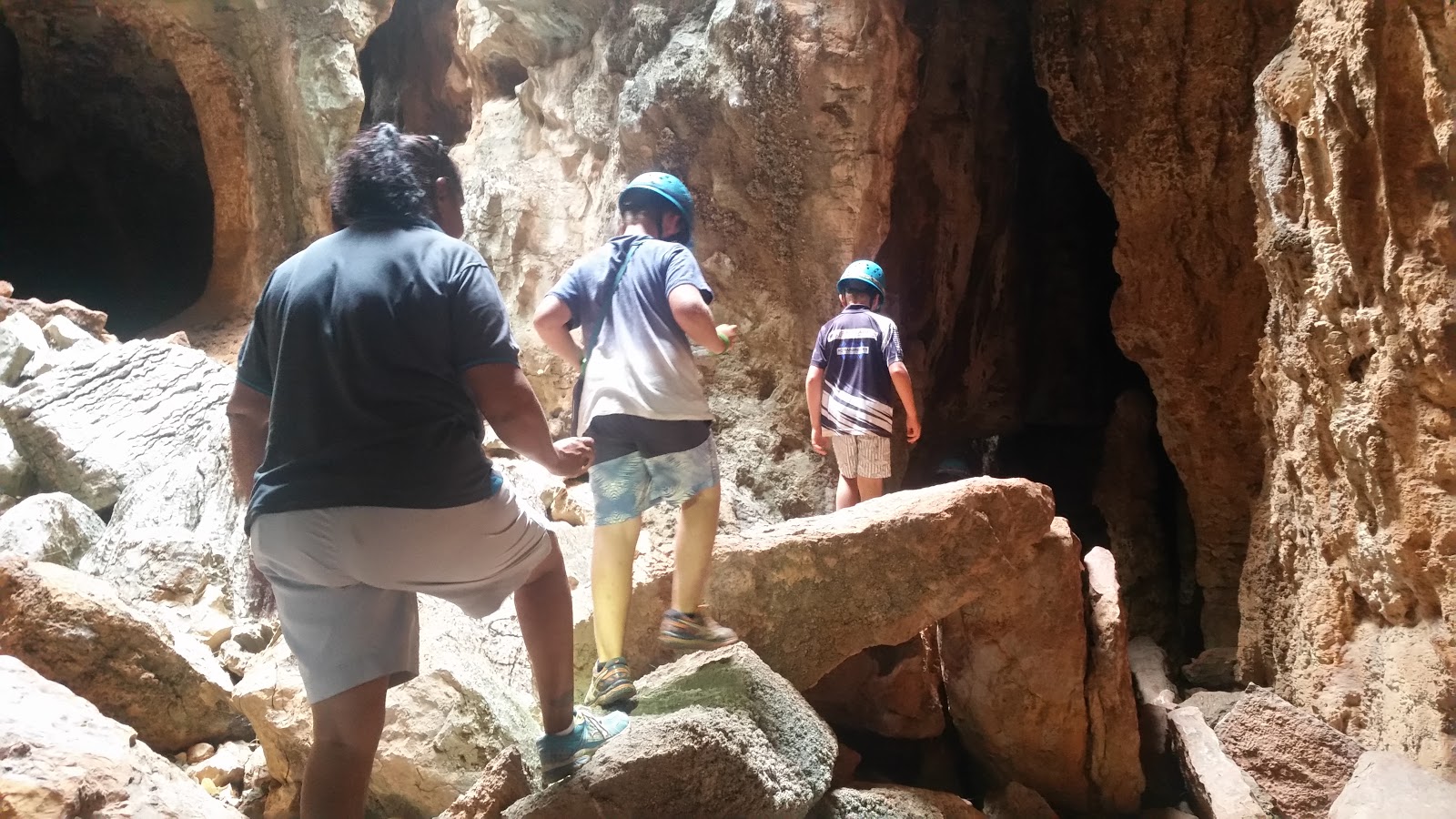 The Top End, Kimberley, Coral Coast and Pilbara 2016: Mimbi Caves