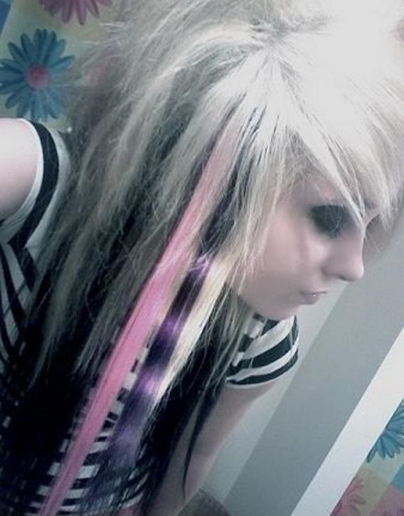 saisowq "emo blog": emo girl (colour)