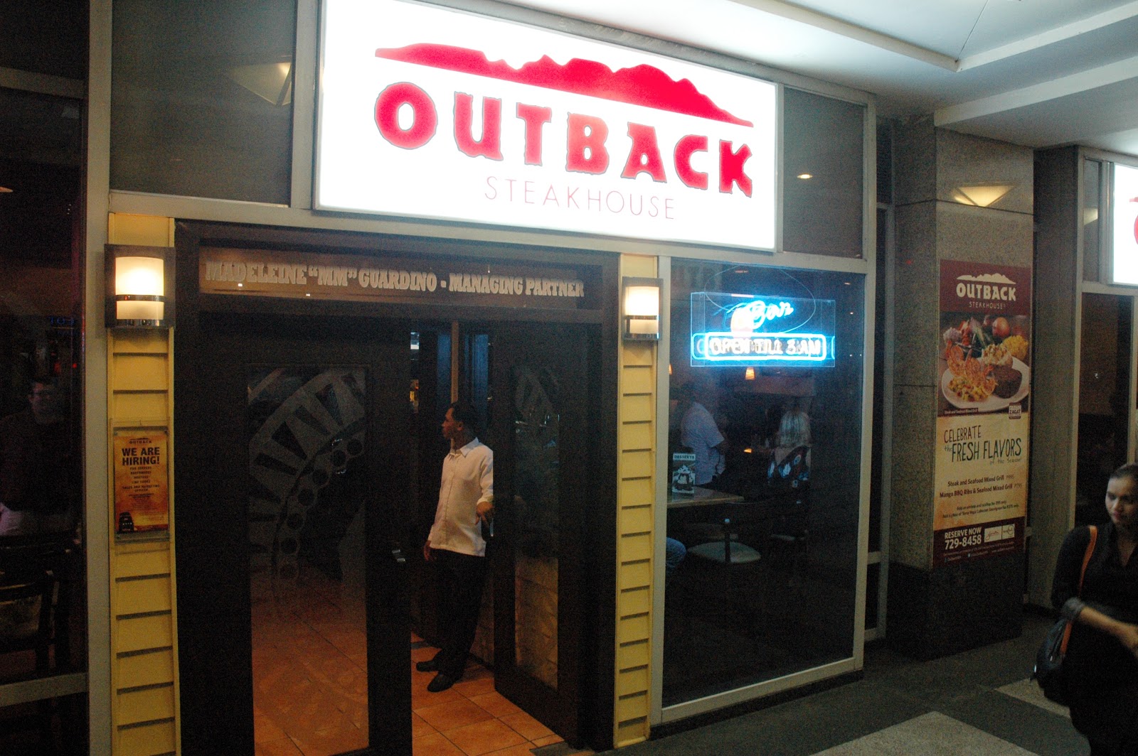 DUDE FOR FOOD: Food News: Cool Lunch Deals from Outback Steakhouse