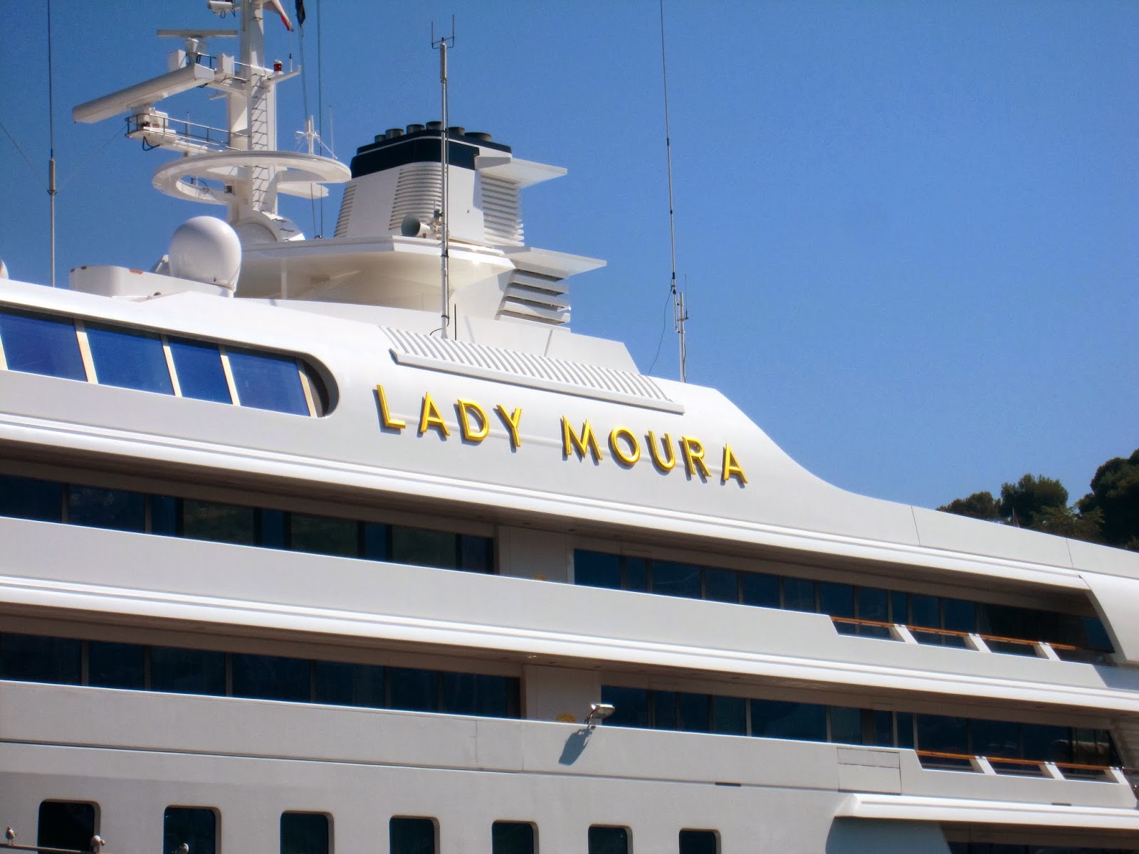 Destination: Fiction: Boat Trips on the French Riviera