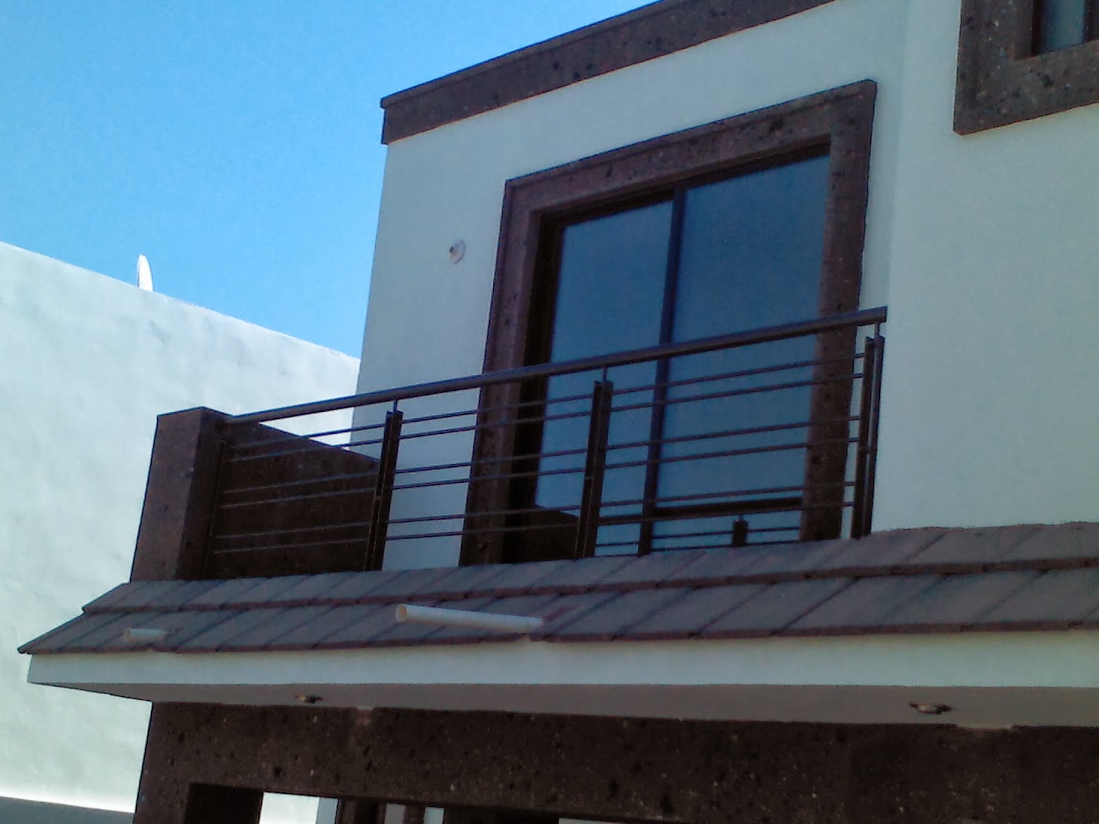 SAN JOSE HERRERIA RESIDENCIAL.: BARANDAL CONTEMPORANEO