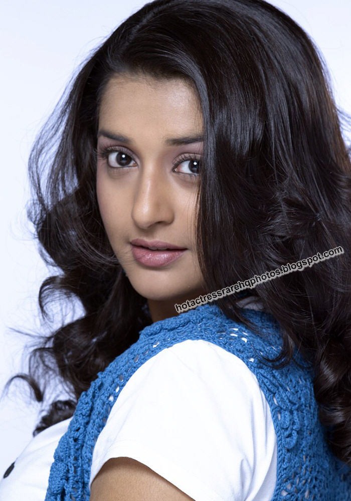 Hot Indian Actress Rare HQ Photos: Tamil Actress Meera Jasmine ...