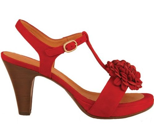 Miss Kitty-Cat goes to town: Chie Mihara