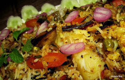 ZOUQH -- The Taste....: The Biryani Express On: Pudina Subz Biryani