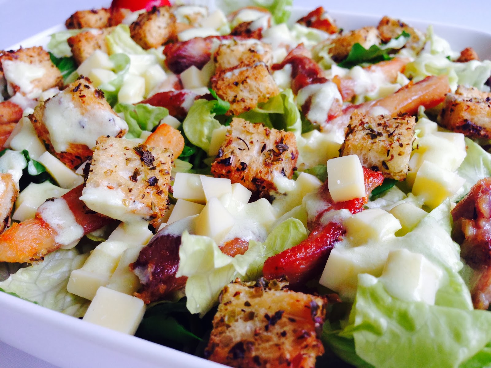 TUANA MUTFAK: SEZAR SALATA