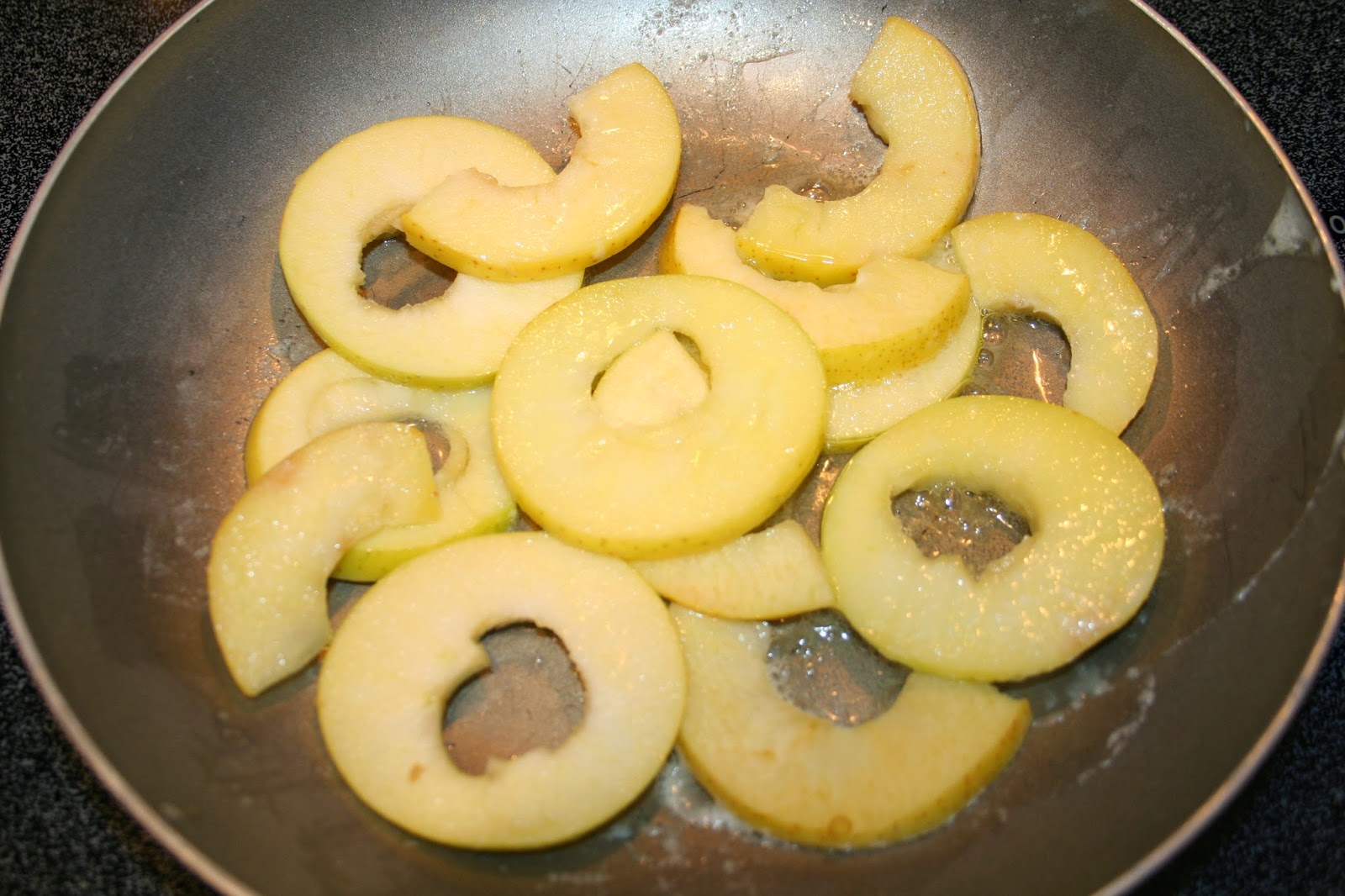 Whispers From Elizabeth: Cooking with Apples: Great-Great-Grandmother Style