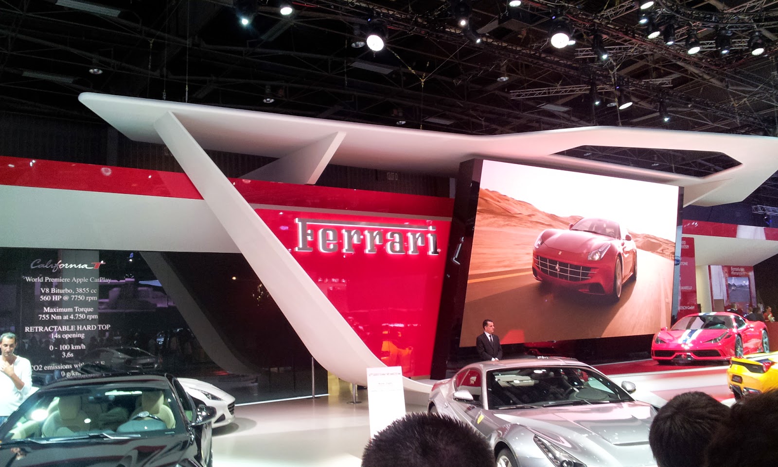 Ferrari no Salão Automóvel de Paris 2014 | Quatro rodas e um volante!