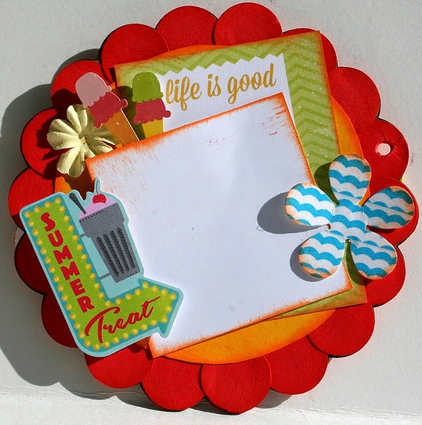 My Creative Scrapbook: How to Make a Scalloped Circle Mini Album Look ...
