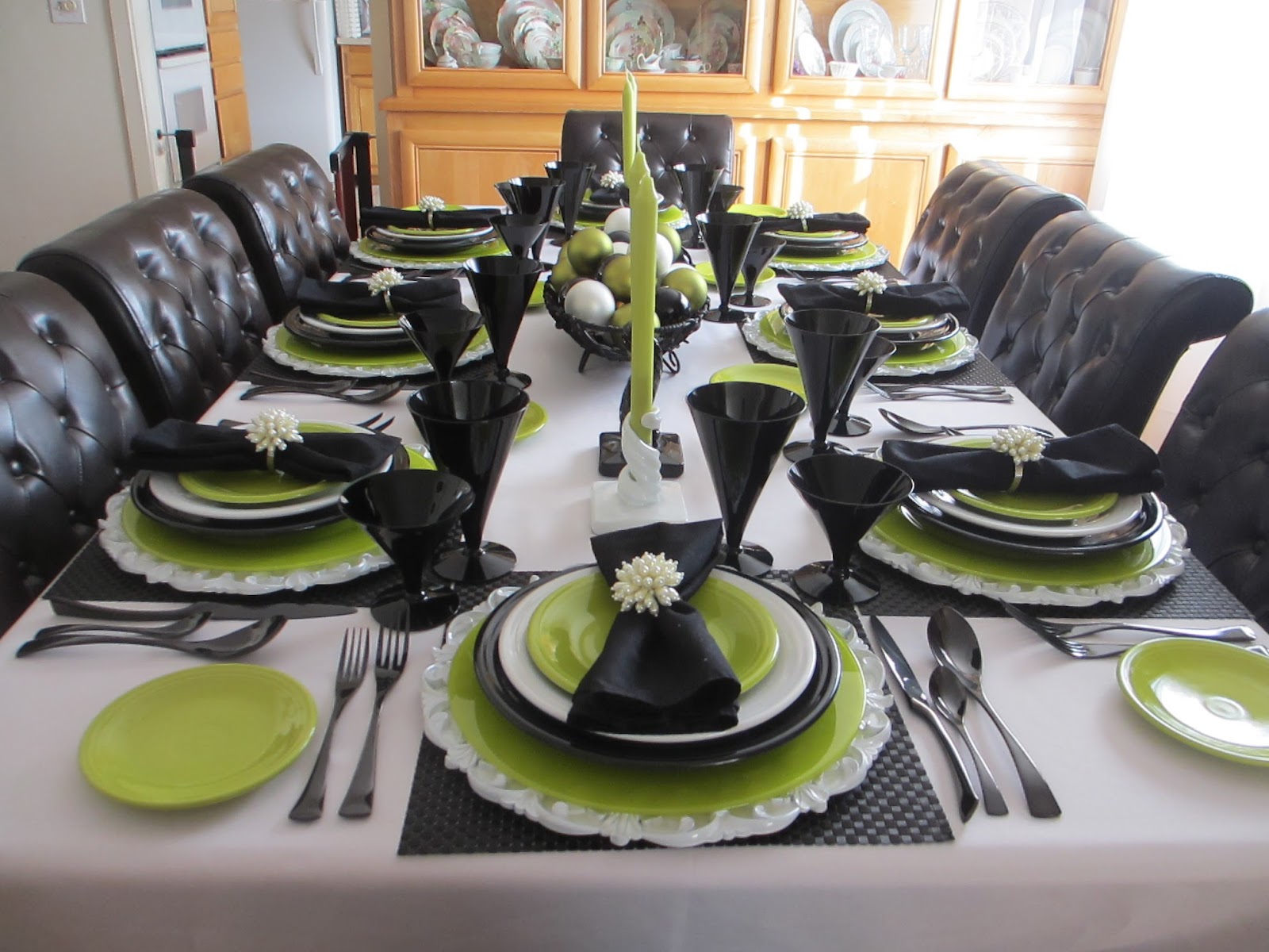 The Welcomed Guest: Fiestaware Dressed Up