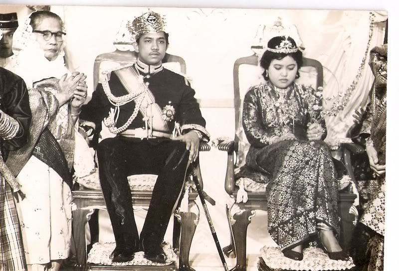 ULANG TAHUN PERKAHWINAN KE-53 SULTAN BRUNEI DAN RAJA ISTERI PENGIRAN ...