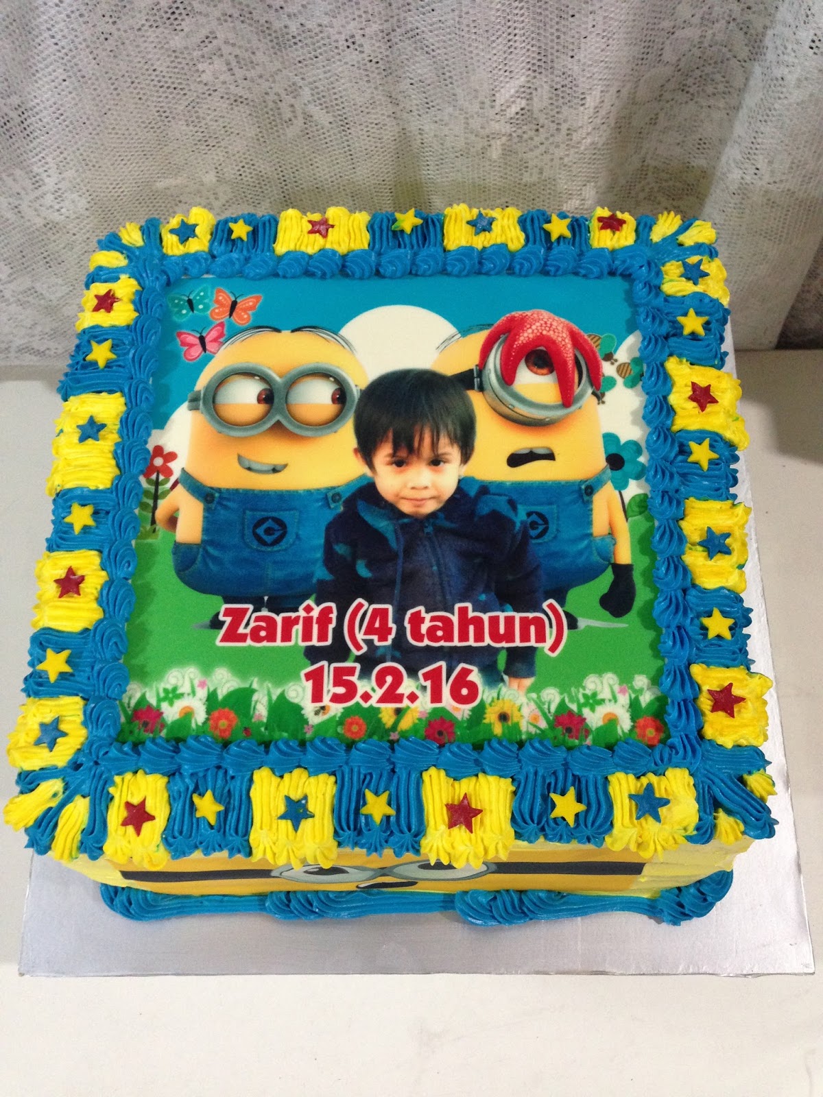 ninie cakes house: Minion Birthday Cake Theme with Edible Image