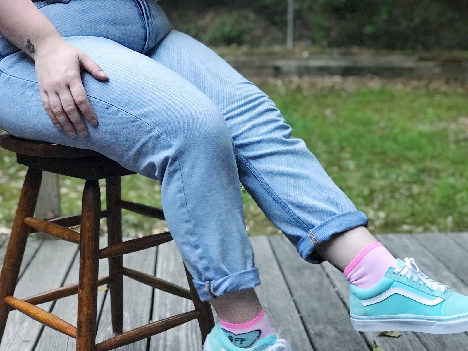 Seven 90s Trends to Try This Summer - A Paper Arrow