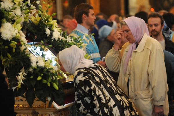 Making the Sign Of The Cross - The Catalog of Good Deeds