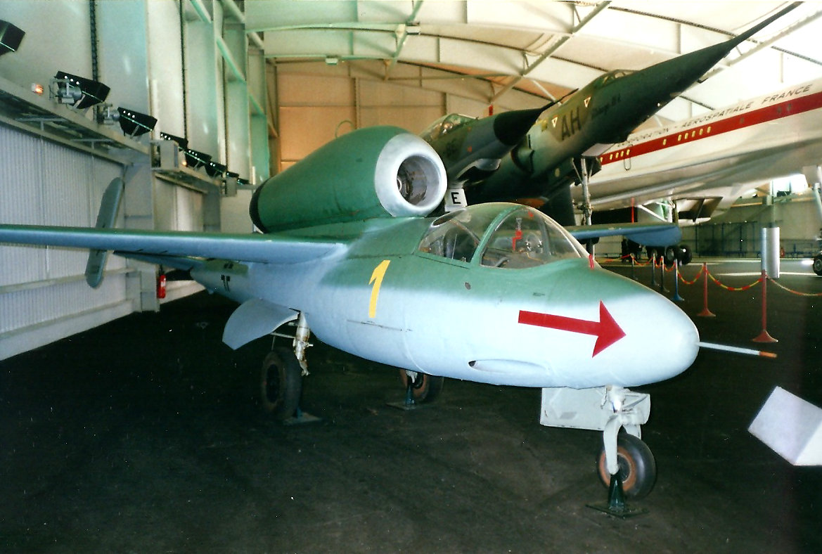 HISTOREICH: Heinkel He 162 A2 Spatz, le chasseur populaire