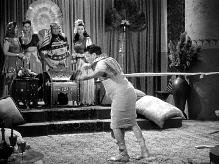 13: THE THREE STOOGES / Mummy's Dummies - 1948