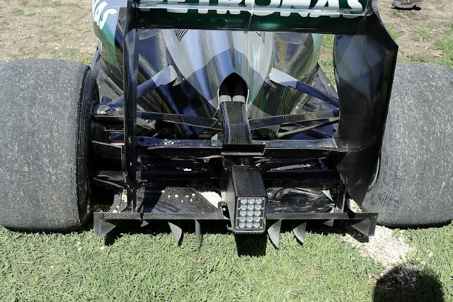 Lotus & Mercedes DRD (Drag Reduction Device) you may know it as DDRS ...