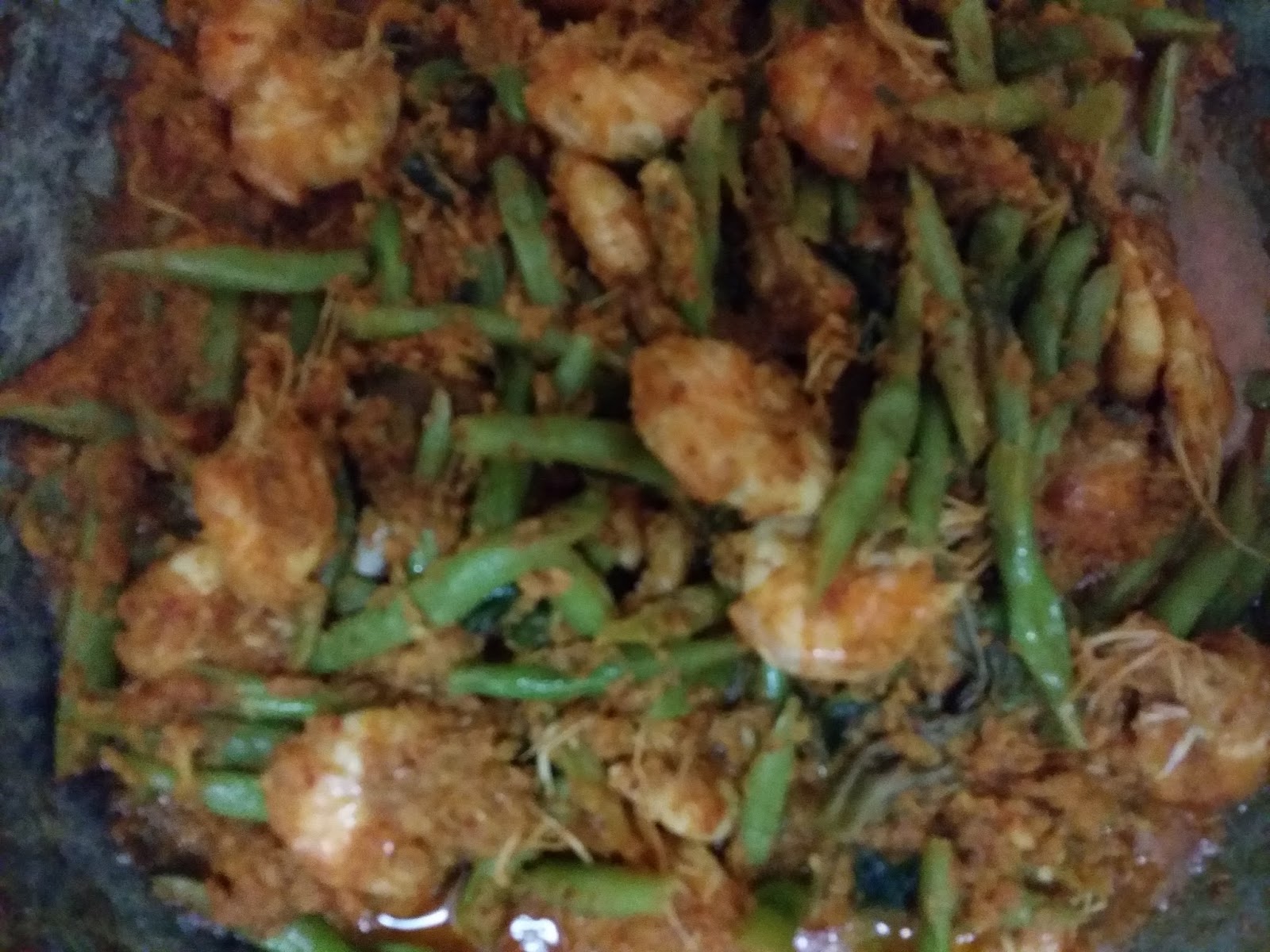 KAKCIK SEROJA: Resepi : Rendang udang dengan kacang buncis...