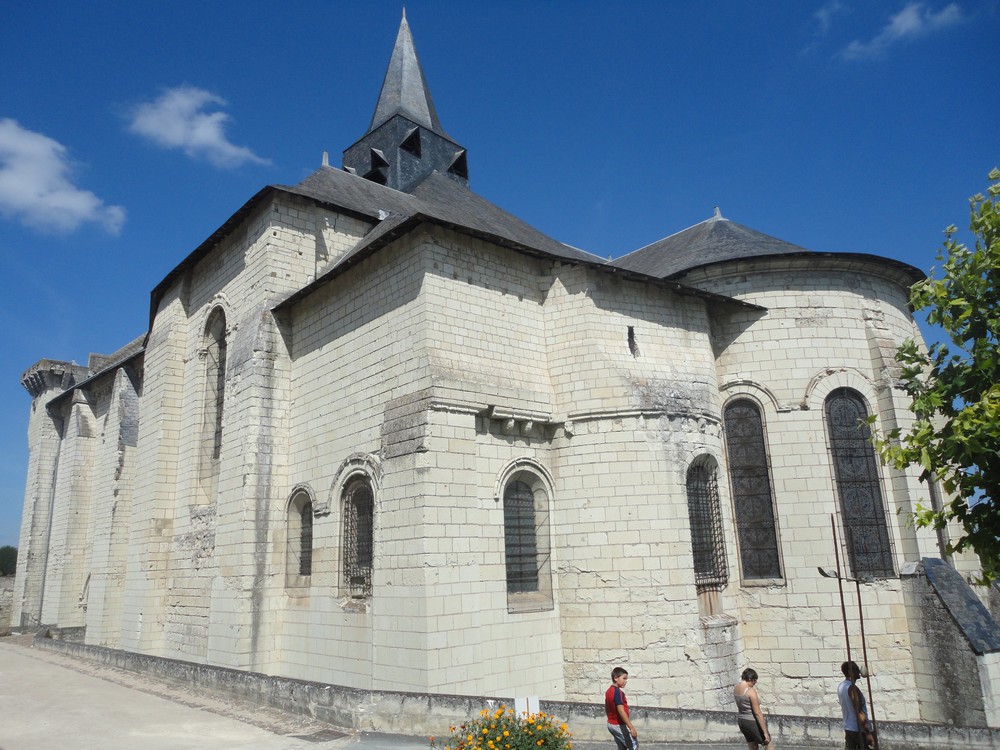 Villes Patrimoniales: Candes-Saint-Martin : Eglise-Collégiale