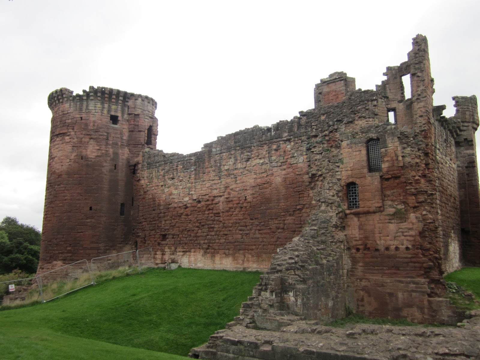 Every Living Thing: Bothwell Castle