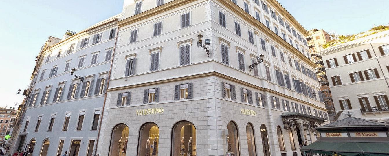 ANDREA JANKE Finest Accessories: VALENTINO Rome | The New Flagship Store