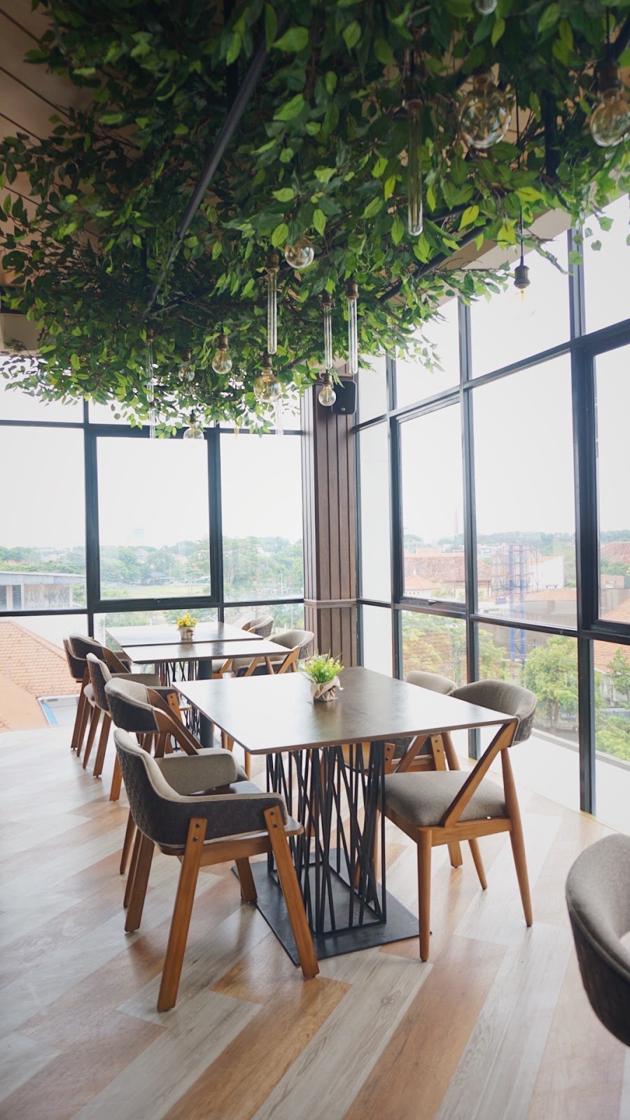 The Socialite Bistro & Lounge Surabaya (Review) | Laura Angelia