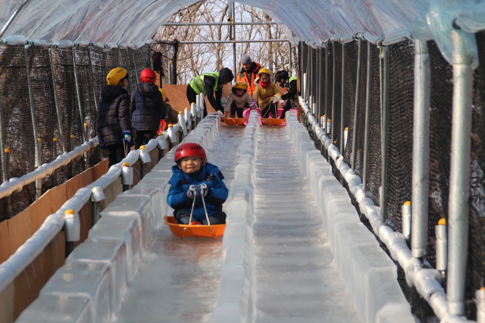 Winter Attraction 'Ice Hill Festival' of Biseul Mountain Recreational ...