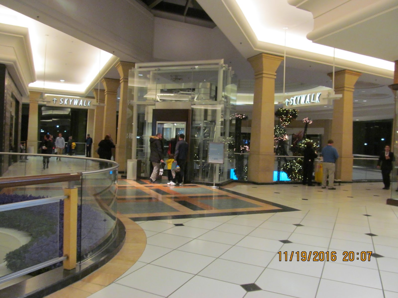 Trip to the Mall: Somerset Collection- (Troy, Michigan)