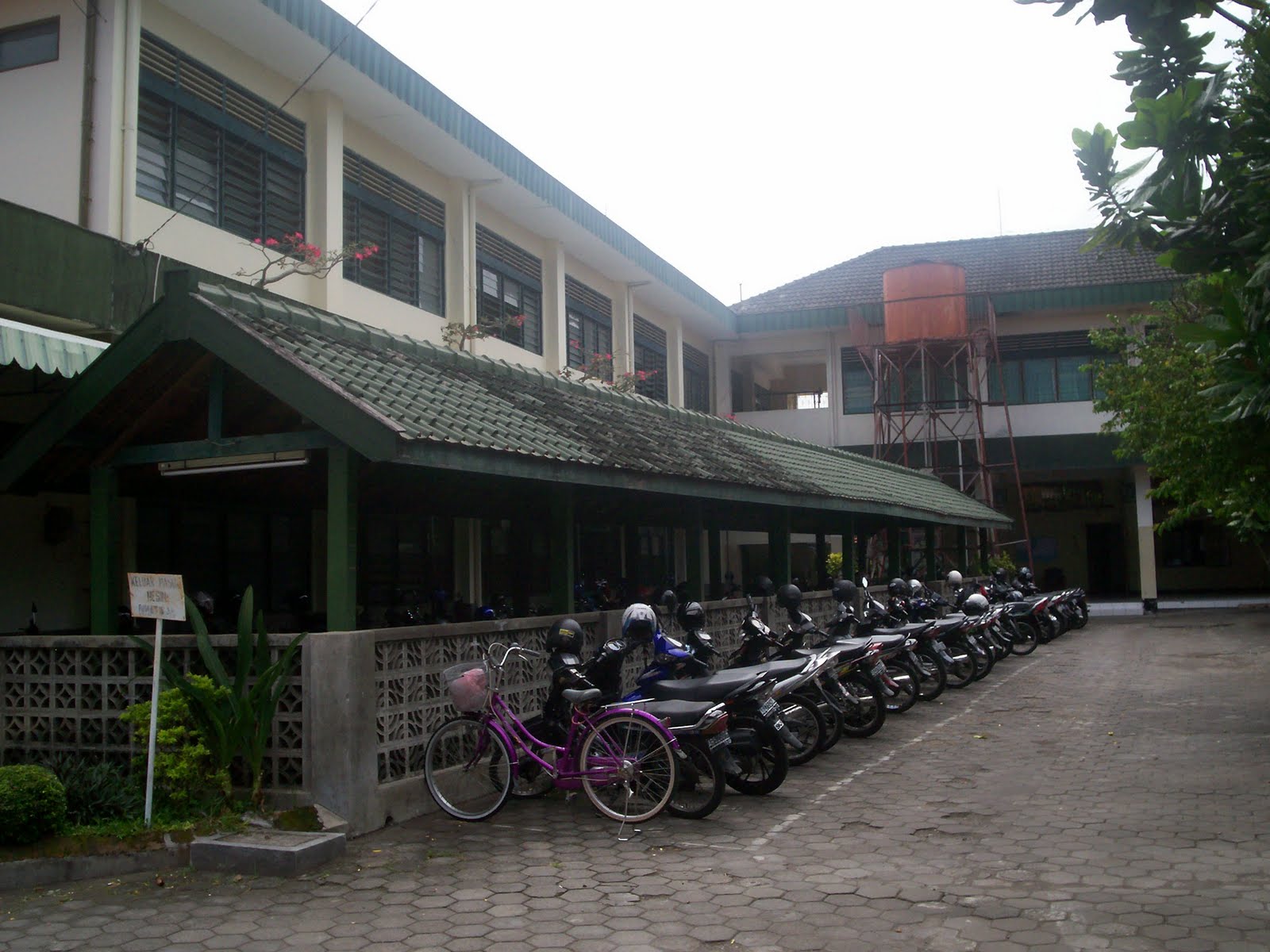 SMA SANG TIMUR YOGYAKARTA: BANGUNAN SMA SANG TIMUR YOGYAKARTA