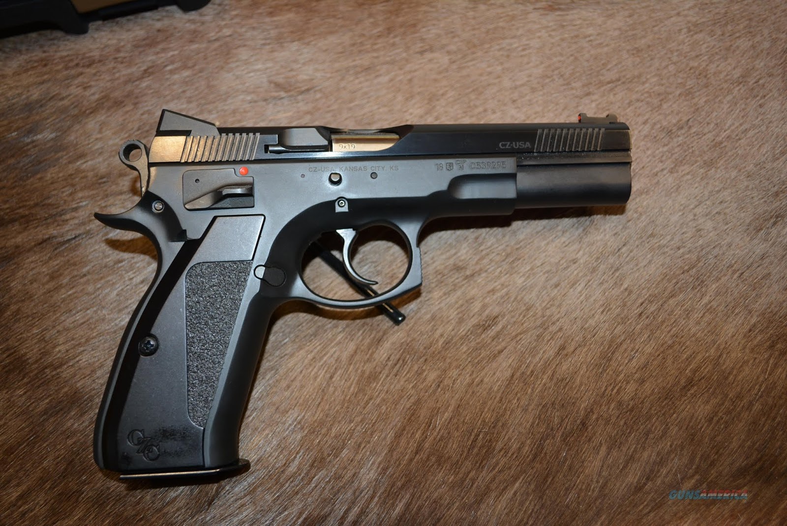 ซีแซดจากศูนย์แต่งอเมริกัน CZ 75 Bull Shadow | gunstory