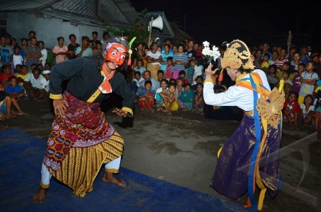 LOMBOK MIRAH SASAK ADIE: Seni Drama Cupak Gerantang,Sasak Lombok