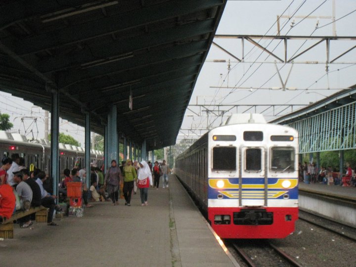 インドネシア鉄道ファン: さようなら Pakuan Express (1988 - 2011)