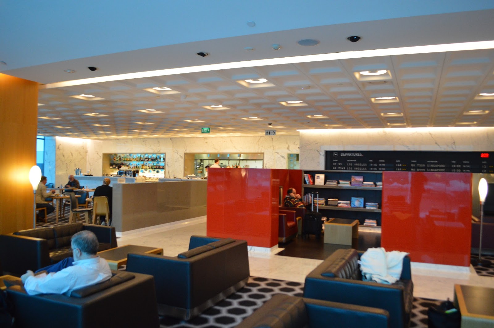 Qantas Business Class - Melbourne to Singapore QF35 (Airbus A330)