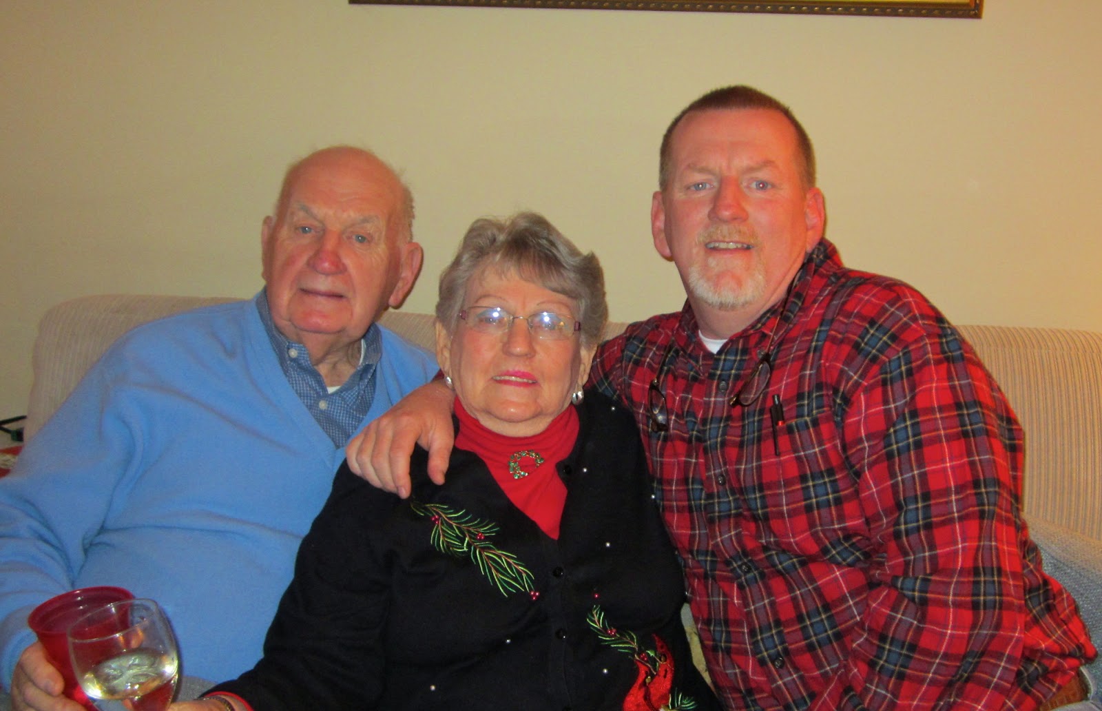 The Ape News: Christmas Eve at the Gibbons Home