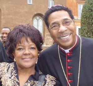 WTLE WHAT'S GOING ON NOW! Visit www.whosthatladyent.com THE NO GOSSIP ...