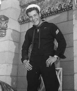 NYSocBoy's Beefcake and Bonding: John Manning and His Beefcake Brothers