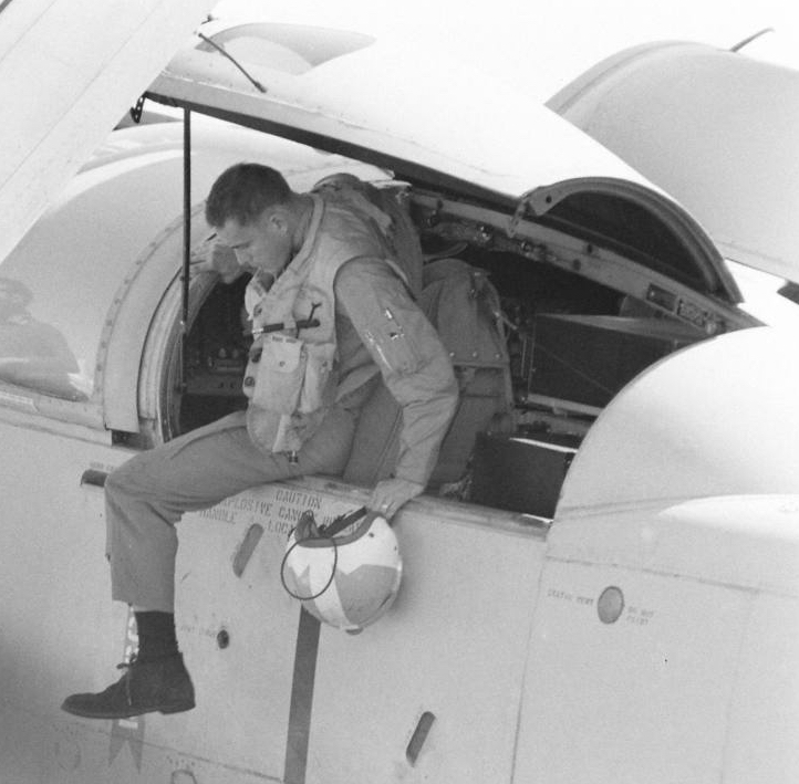 Tailhook Topics: Skale Wings 1/72 Douglas AD-5W Skyraider