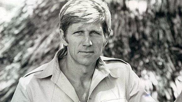 A Shroud of Thoughts: Gary Collins Passes On