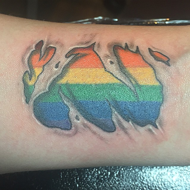 Gambar Tato Terbaru Simbol Dengan Warna Pelangi Paling Keren - Tato Terbaru